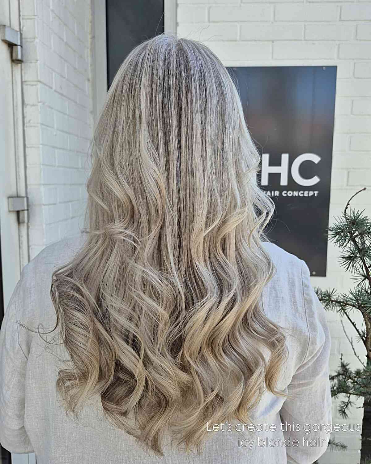 32 Ways to Get The Icy Blonde Hair Trend in 2026